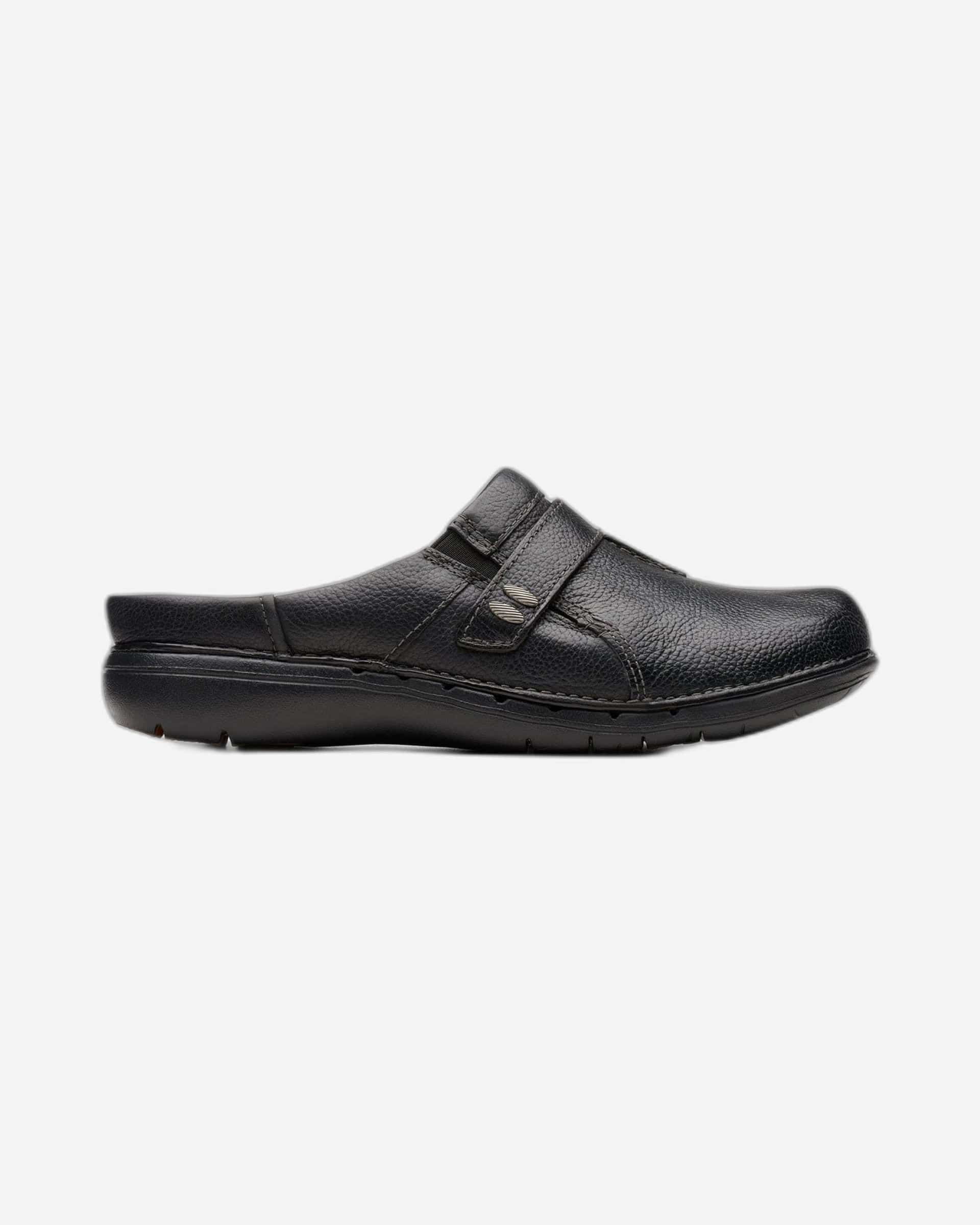Buy Clarks Un Loop Ease Shoes (Standard Fit) Online in UAE | Jashanmal