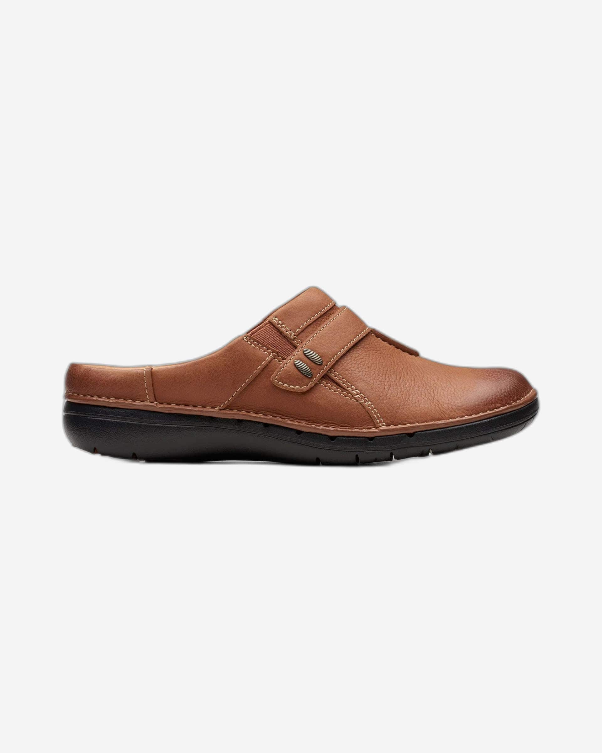 Buy Clarks Un Loop Ease Shoes (Standard Fit) Online in UAE | Jashanmal